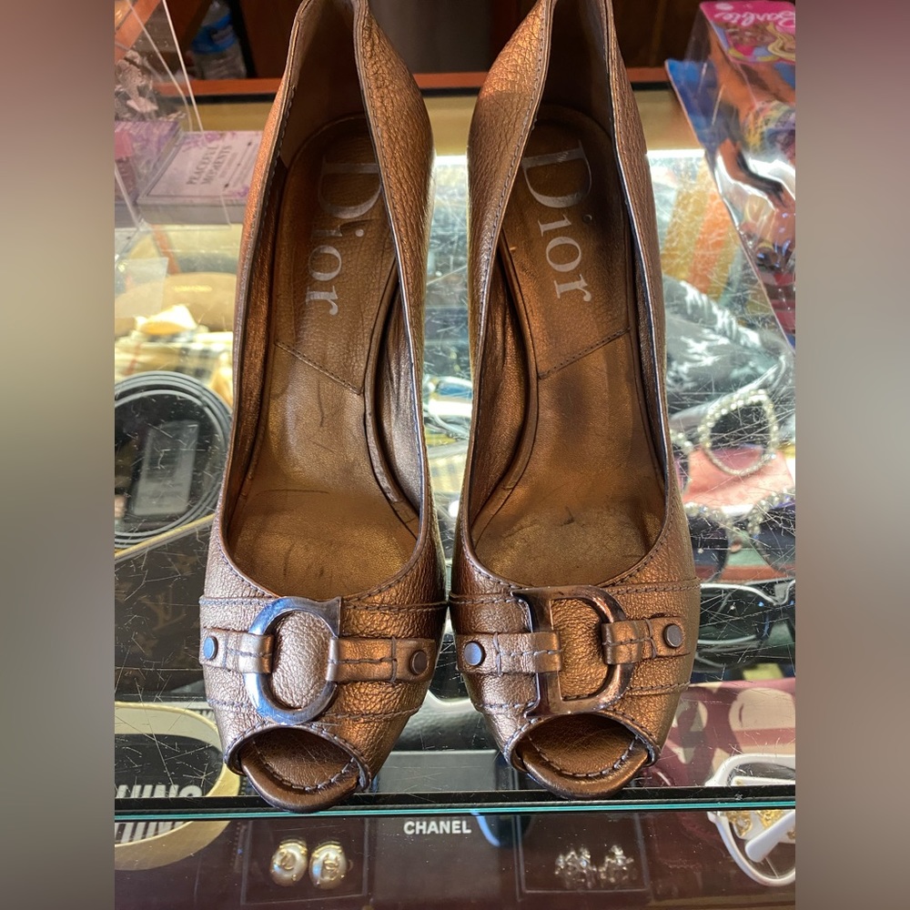 Christian Dior Heels. Gold Color - Gem